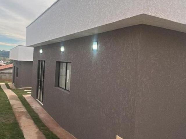 CASA EM CONDOMÍNIO COM 03 QUARTOS A VENDA NA VILA NOVA TRIESTE JARINU SP