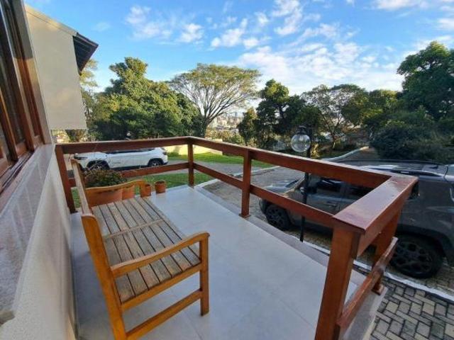 Casa em Condomínio com 03 quartos e 02 vagas no Bairro Nonoai