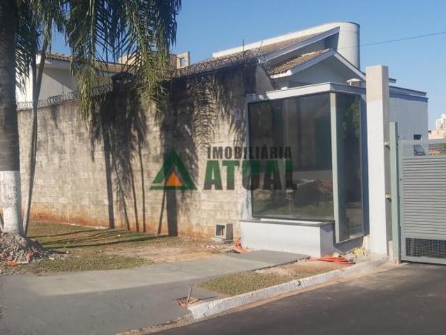Casa em condomínio com 03 quartos sendo 01 suíte na região oeste de Londrina