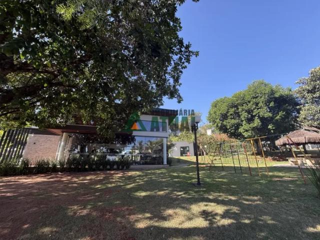 Casa em condomínio com 03 suítes na região sul de Londrina