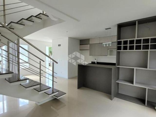 Casa em condomínio com 197m² e 3 quartos à venda no bairro Glória