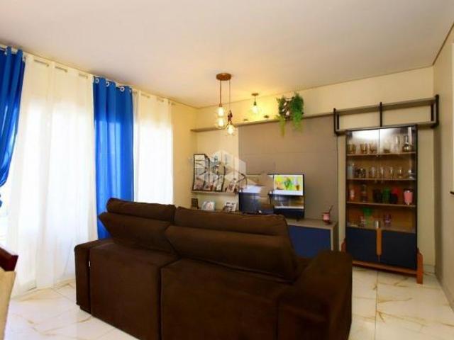 Casa em condomínio com 105m² de área privativa, 3 dormitórios e pátio com piscina proximo a av. Ipi