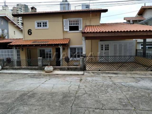 Casa em condomínio com 240m², 3 dormitórios, 2 suítes, 5 banheiros e 5 vagas em Santana