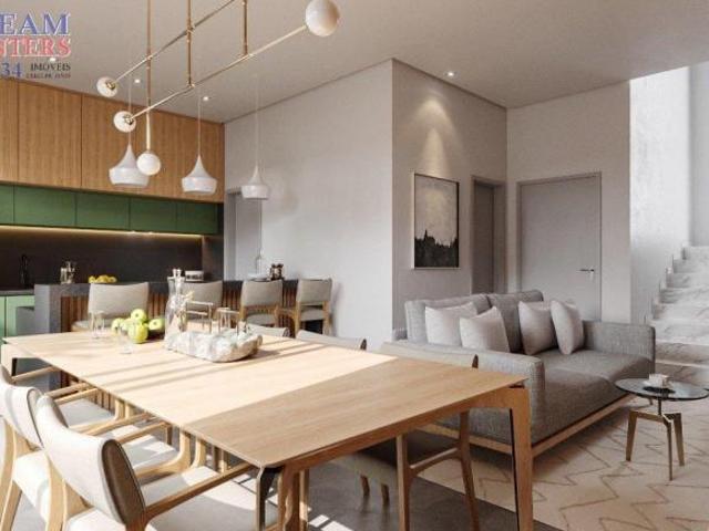 Casa em Condomínio, com 291m² com jardim + ROOFTOP, 3 suítes, 2 vagas de garagem