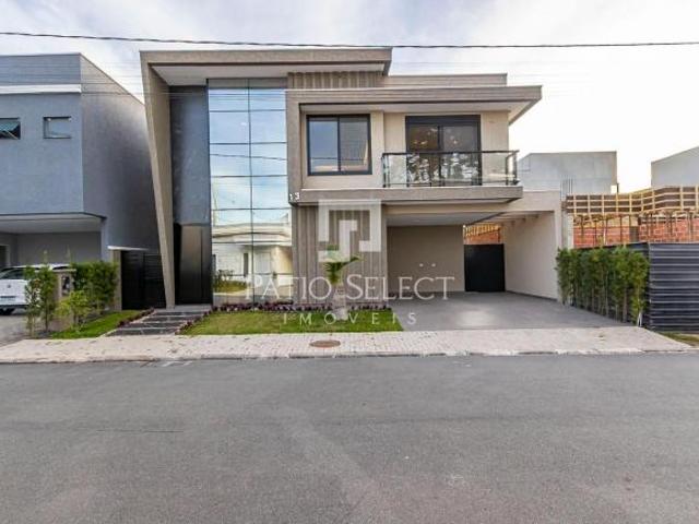 Casa em condomínio com 211 m², 4 quartos sendo 3 suítes à venda no bairro Umbará