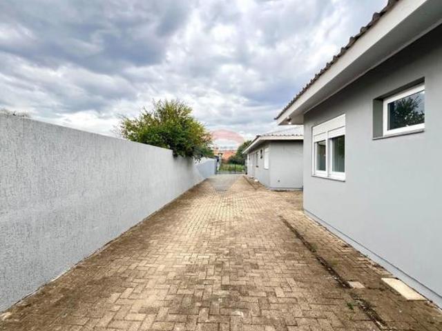 Casa em condomínio com 2 dormitórios com 54m2 no Bairro Niterói, Canoas!