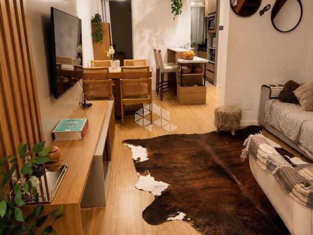 Casa em condomínio com 2 dormitórios e 1 vaga de garagem, no bairro Humaitá, em Porto Alegre