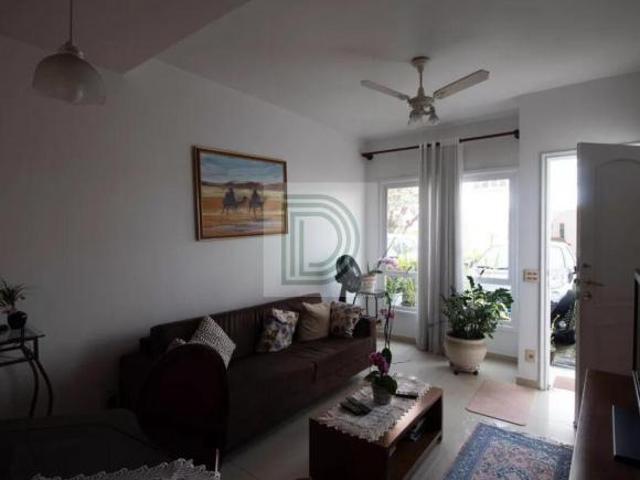 Casa em condomínio com 2 dormitórios e 2 vagas
