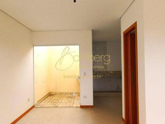 Casa em Condomínio com 2 dormitórios e duas vagas