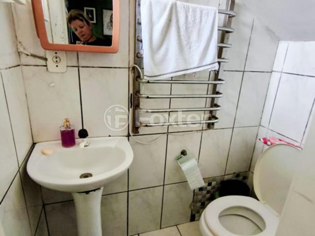 Casa em Condomínio com 2 dormitórios em Porto Alegre