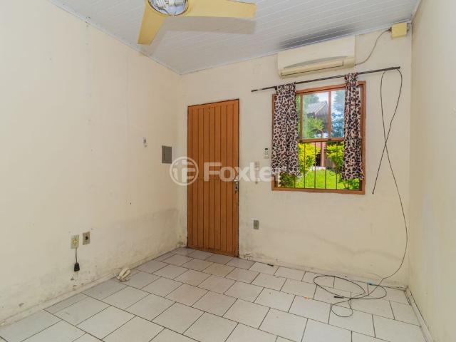 Casa em Condomínio com 2 dormitórios em Porto Alegre
