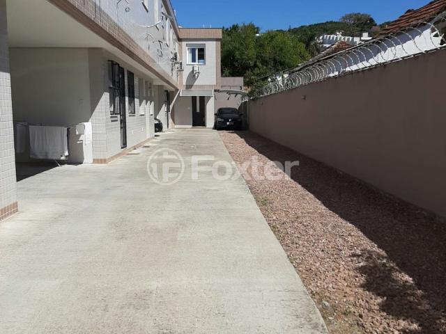 Casa em Condomínio com 2 dormitórios em Porto Alegre