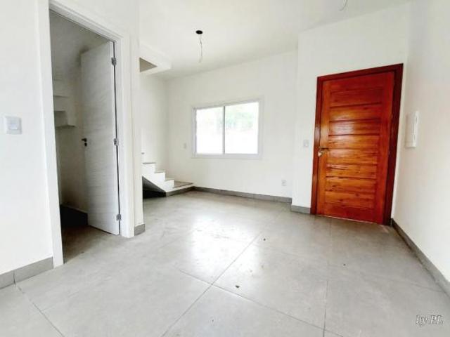 Casa em condomínio, com 2 dormitórios no bairro Nonoai