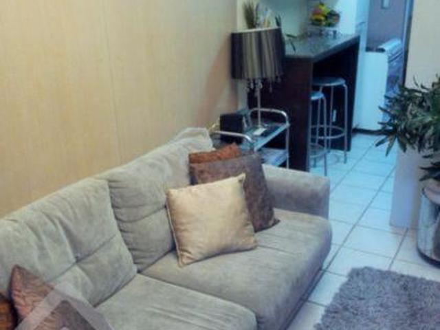 Casa em condomínio com 2 dormitórios no bairro Vila Nova