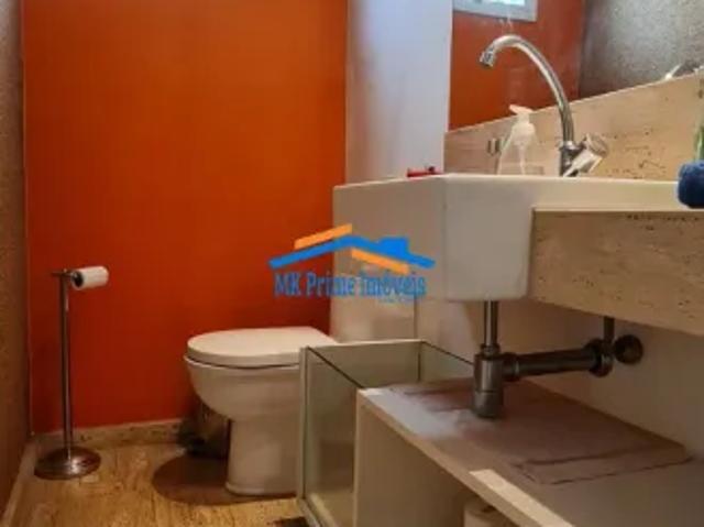 Casa em Condomínio com 2 suítes na Granja Viana