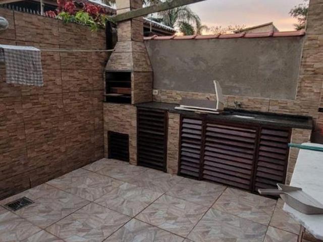 Casa em condomínio com 2 quartos e píscina em Itanhaém