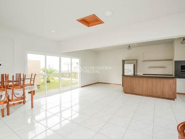 Casa em Condomínio com 2 quartos e 50m² para alugar em Restinga, Porto Alegre