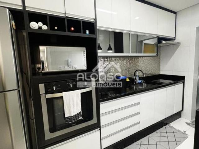 Casa em condomínio com 2 quartos e 64 m² à venda Cotia