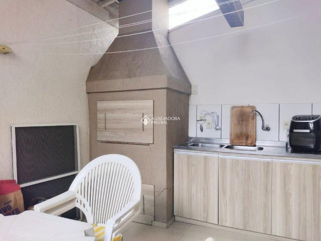 Casa em Condomínio com 2 quartos e 77m² para alugar em Humaitá, Porto Alegre