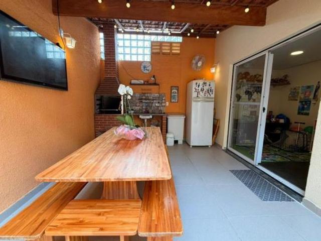 Casa em condomínio com 2 quartos e 83 m² à venda em Vila São Silvestre