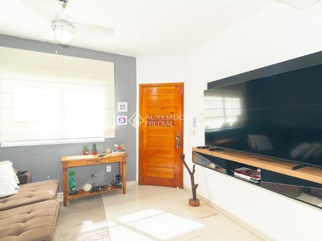 Casa em Condomínio com 2 quartos e 96m² para alugar em Teresópolis, Porto Alegre
