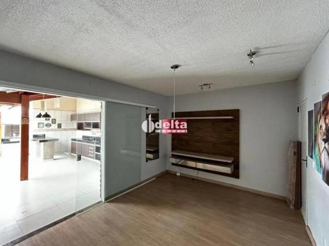 Casa em condomínio com 2 quartos sendo 1 suíte disponível para venda no bairro Jardim Califórnia em