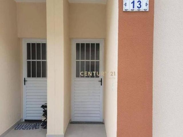casa em condomínio com 2 quartos sendo 1 suíte