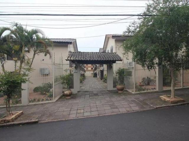 Casa em condomínio com 2 vagas de garagem para carros pequeno !
