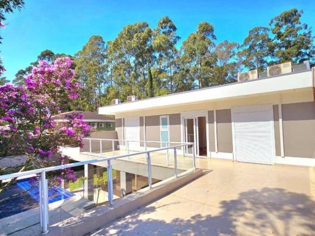 Casa em condomínio com 300 m²
