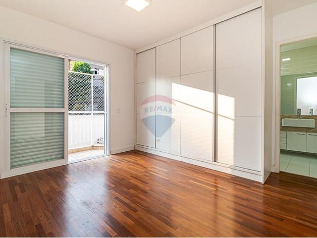 Casa em condomínio com 307m², no Jardim Prudência
