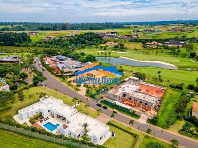 Casa em condomínio com 3.200m² sendo 5 dormitórios na Fazenda da Grama