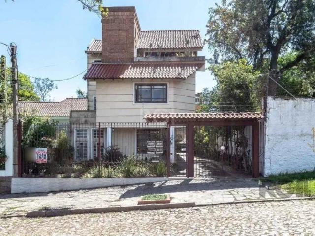 Casa em condomínio com 3 dormitórios, 3 banheiros no bairro Cristal