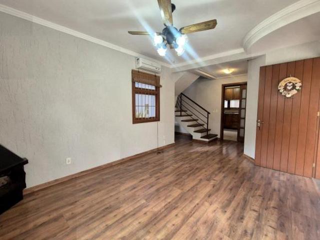Casa em condominio com 3 dormitorios, 1 suite, 3 vagas de garagem