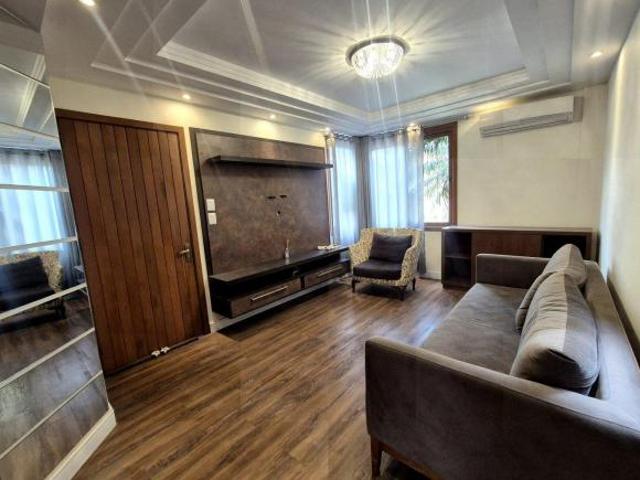 Casa em condominio com 3 dormitorios, 1 suite, 3 vagas de garagem c