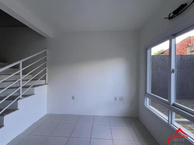 Casa em condomínio com 3 dormitórios