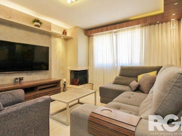 Casa em condomínio com 3 dormitórios e pátio – São Sebastião
