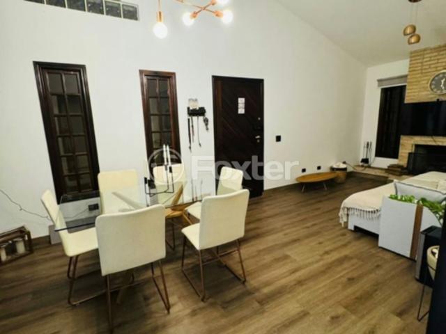 Casa em Condomínio com 3 dormitórios em Cotia