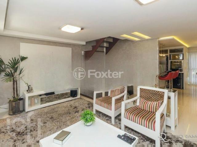 Casa em Condomínio com 3 dormitórios em Porto Alegre