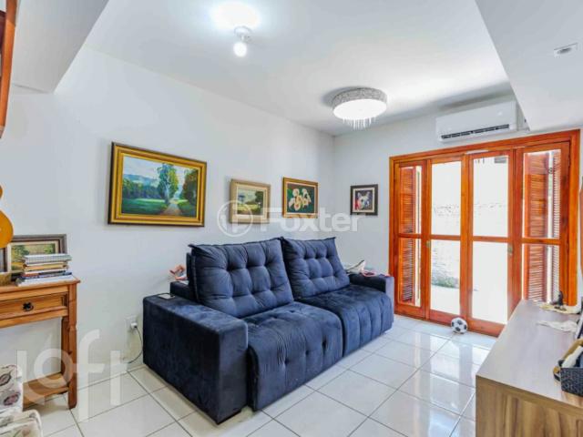 Casa em Condomínio com 3 dormitórios em Porto Alegre