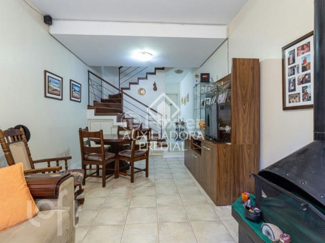 Casa em Condomínio com 3 dormitórios em Porto Alegre