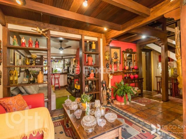 Casa em Condomínio com 3 dormitórios em Porto Alegre