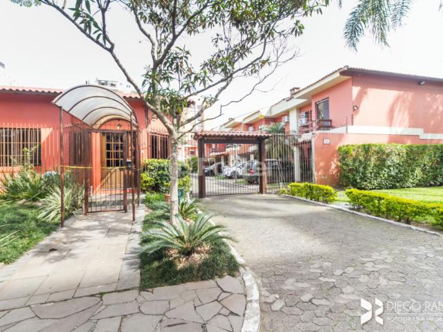 Casa em Condomínio com 3 dormitórios em Porto Alegre
