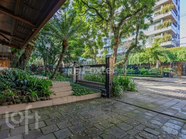Casa em Condomínio com 3 dormitórios em Porto Alegre