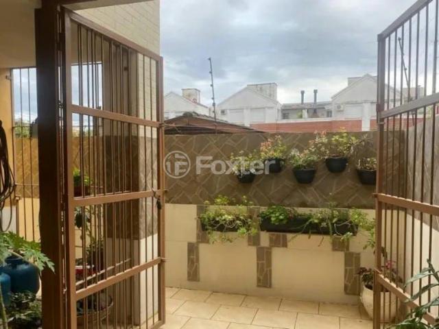 Casa em Condomínio com 3 dormitórios em Porto Alegre