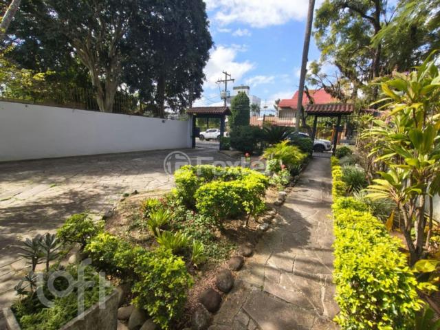 Casa em Condomínio com 3 dormitórios em Porto Alegre