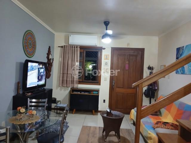 Casa em Condomínio com 3 dormitórios em Porto Alegre