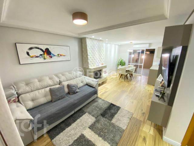 Casa em Condomínio com 3 dormitórios em Porto Alegre