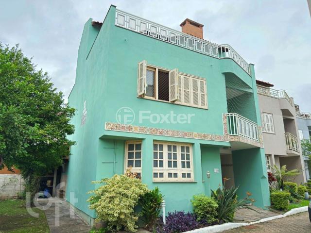 Casa em Condomínio com 3 dormitórios em Porto Alegre