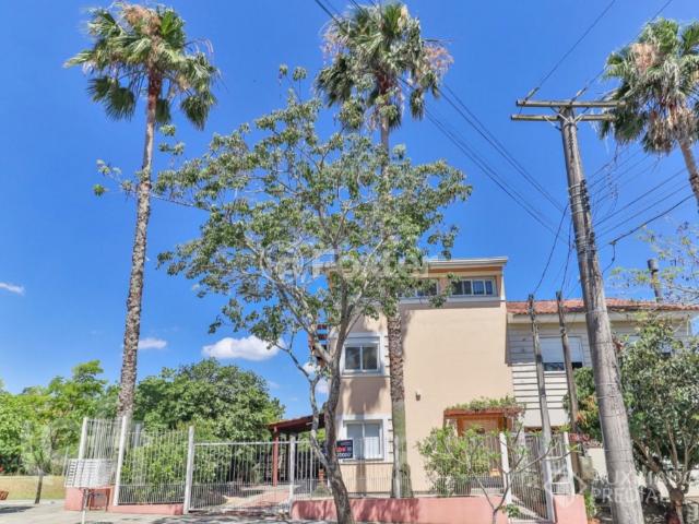 Casa em Condomínio com 3 dormitórios em Porto Alegre