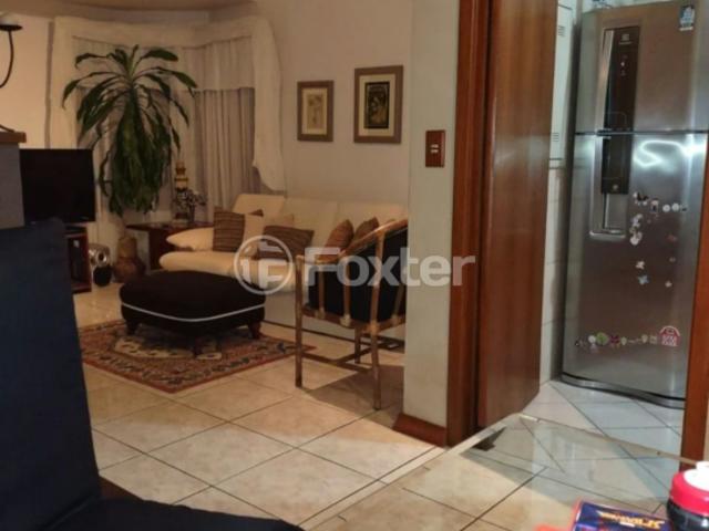 Casa em Condomínio com 3 dormitórios em Porto Alegre